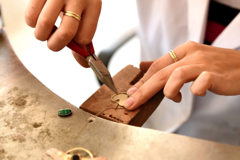 7 Things You Didn’t Know about Handmade Jewelry Articles | TalkMint