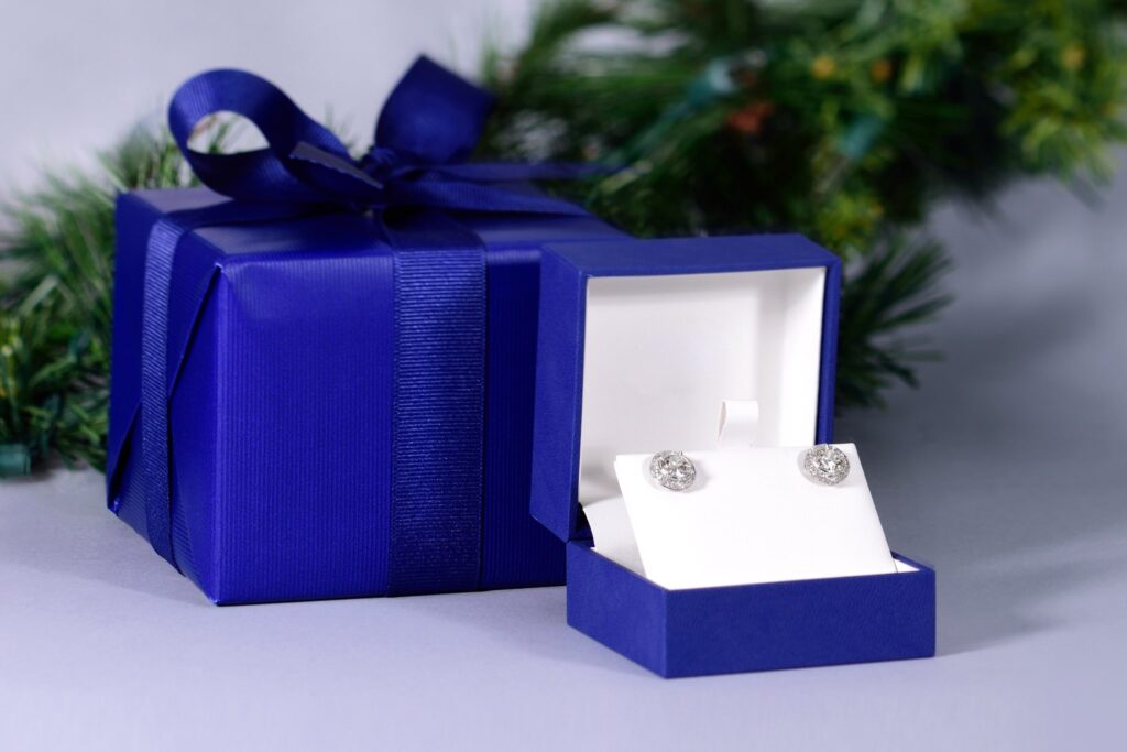 The Top 5 Reasons for Gifting Jewelry | TalkMint